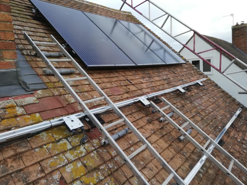 Domestic PV array South Oxfordshire - Tethys Energy