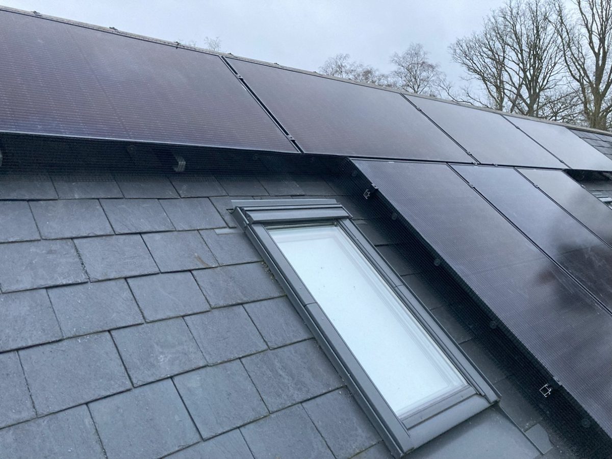 Solar PV slate roof